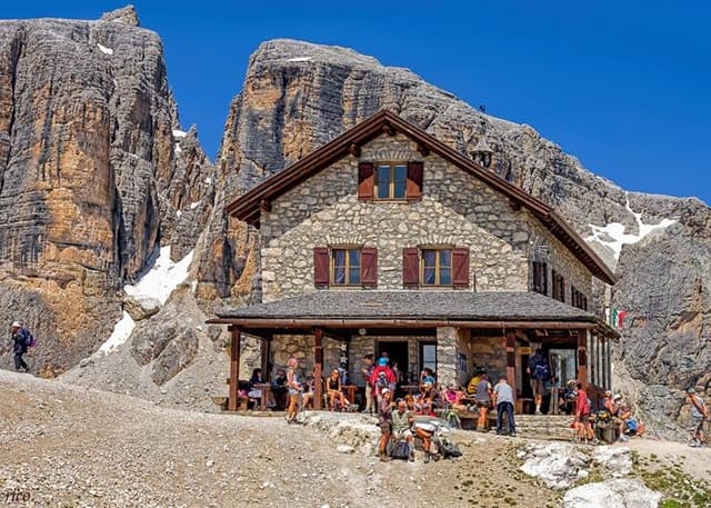 Dolomites Rifugio Guide: How Mountain Huts Work and What to Expect ...